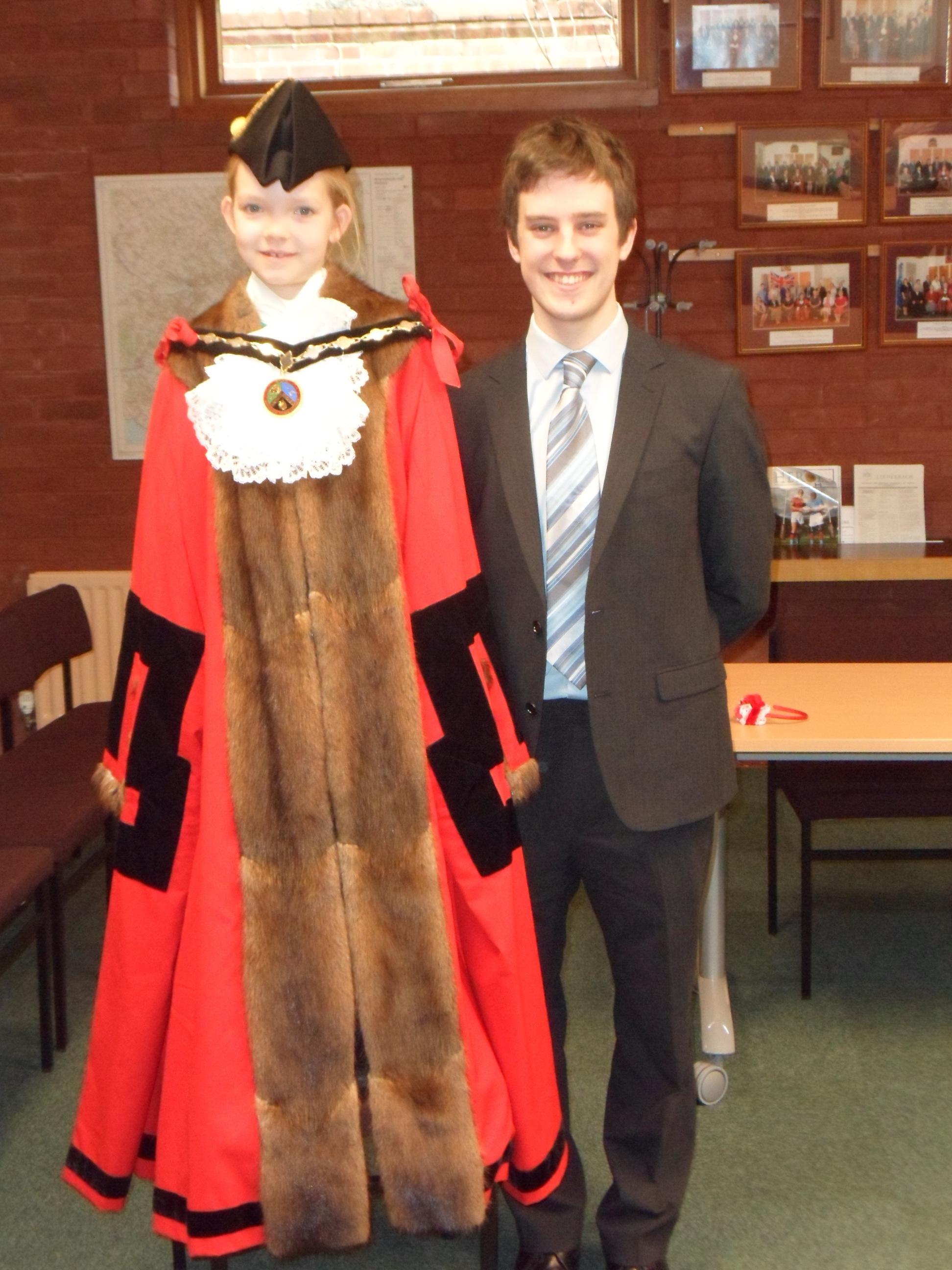 Trinity First School children visit their local council - Dorset View