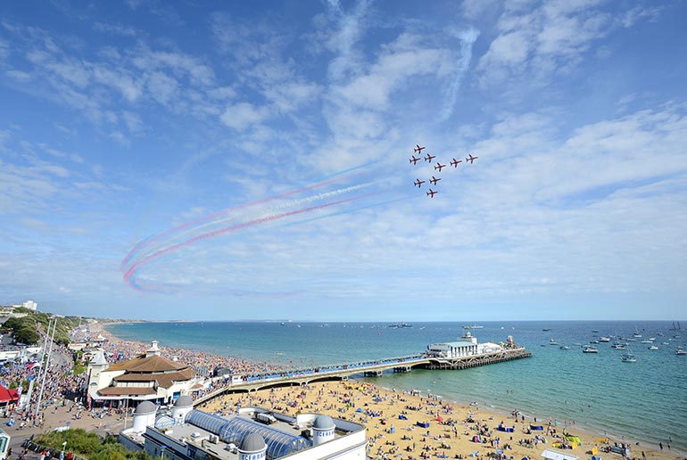 Kaiser Chiefs, Travis and Red Arrows fly in for Bournemouth Air Festival