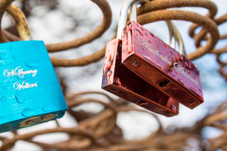 Add your Valentine locks to Beaulieu’s Palace House tree
