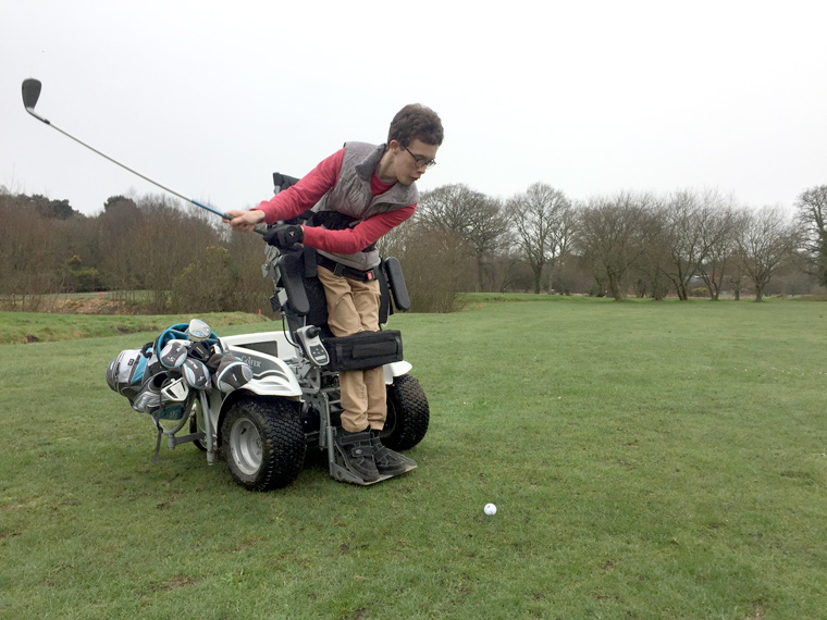 Paragolfer will help Wimborne teenager achieve golf challenge
