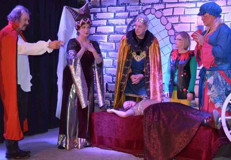 Spetisbury Pantomime raises £500 for Dorset charity - Dorset View