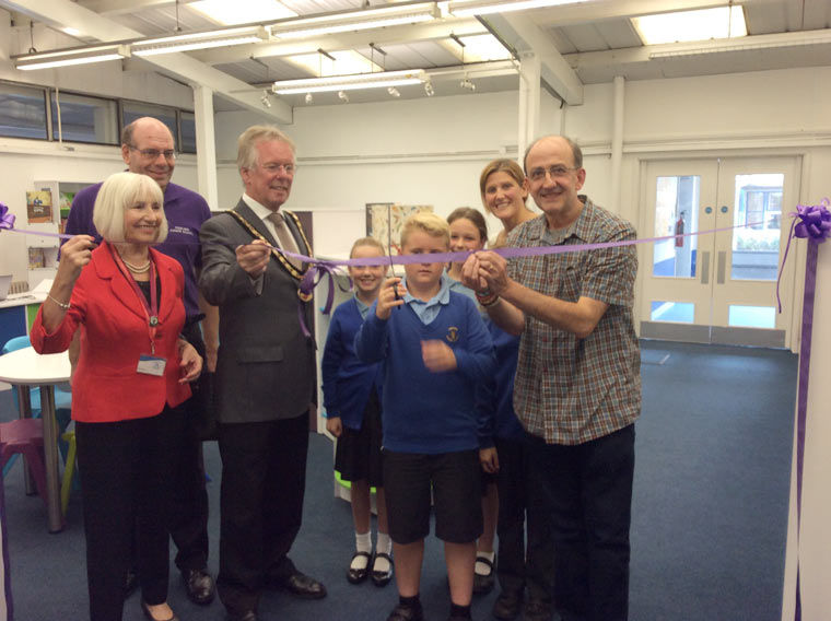 Poulner Junior School library renovation creates a buzz - Dorset View