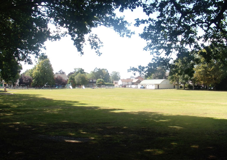 Verwood Town Council thanks its residents for respecting social distancing