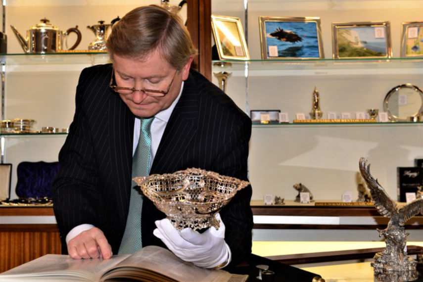 Established jewellers in Wimborne to close