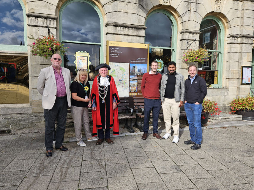 Wimborne unveils new town signs