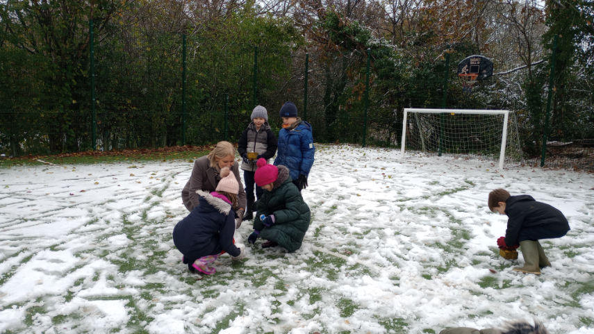 Pamphill First School pupils had snow fun