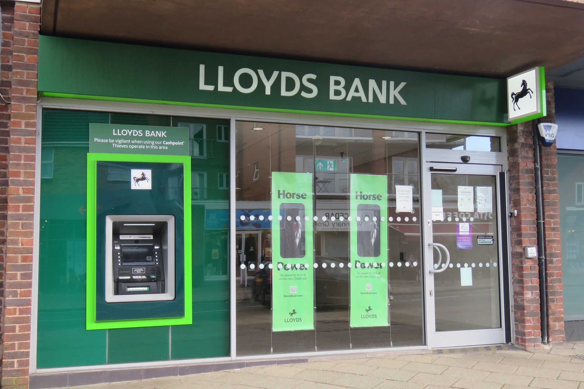 Frustration in Ferndown as Lloyds Bank set to close - Dorset View